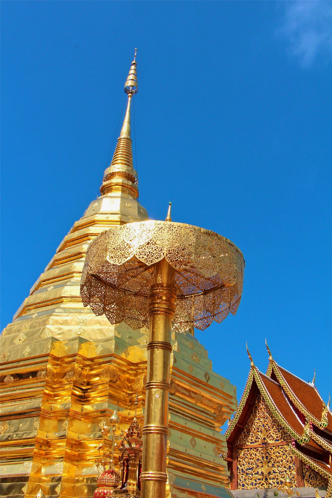 Thai Customs: What to Know Before You Visit – Kerry Kraisorn